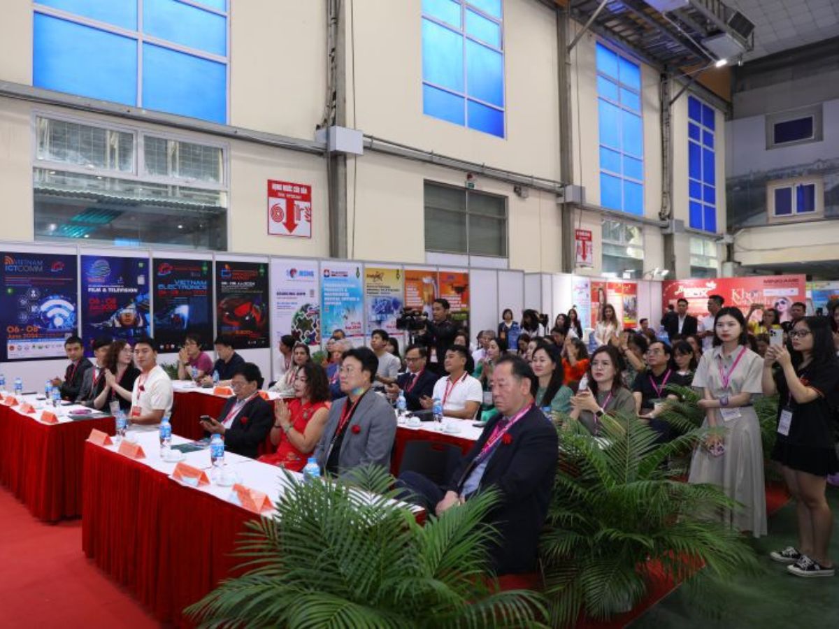 EBL GLOBAL in DUBAI DERMA - EBL Global